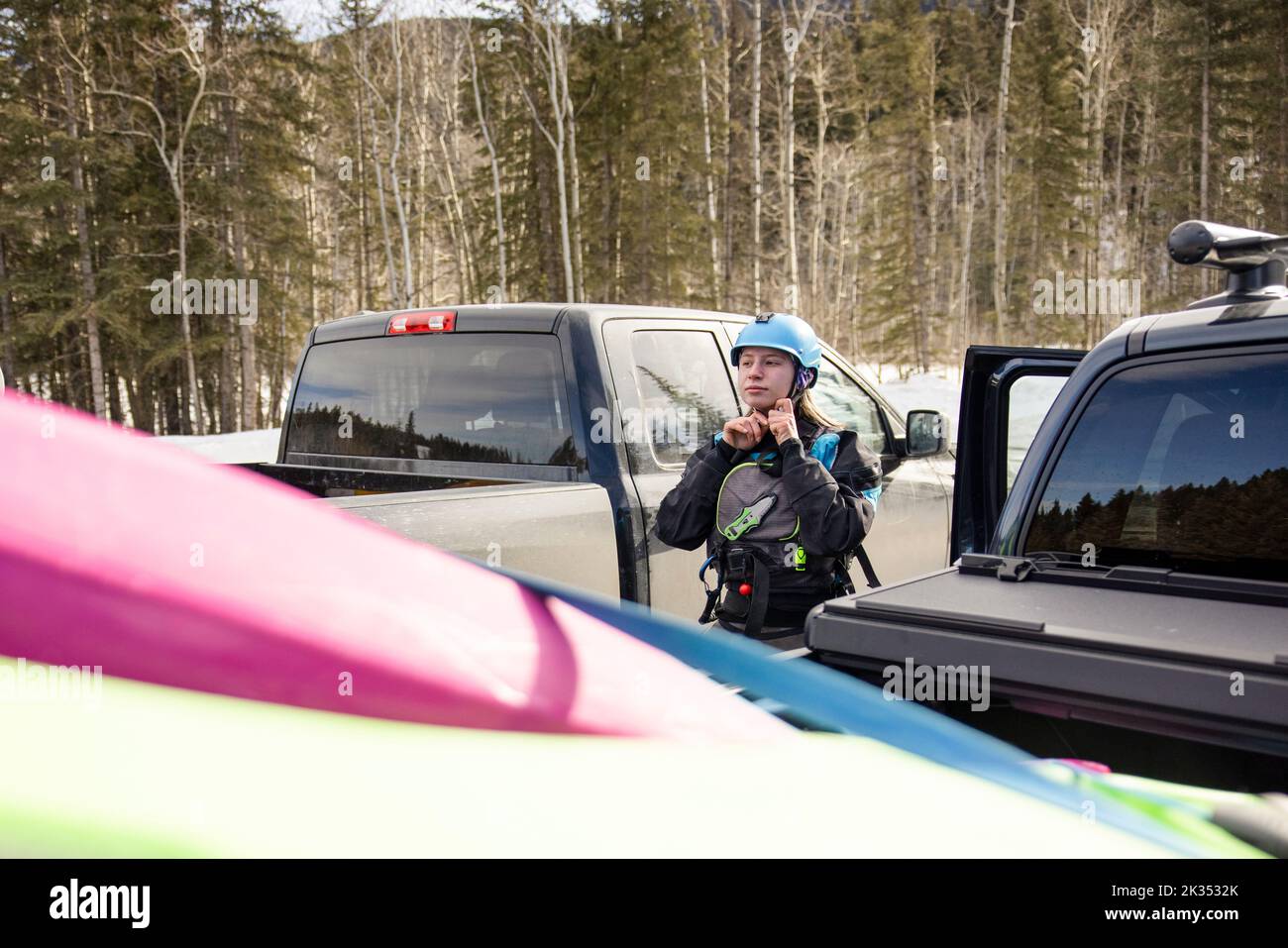 Child near truck hi-res stock photography and images - Alamy