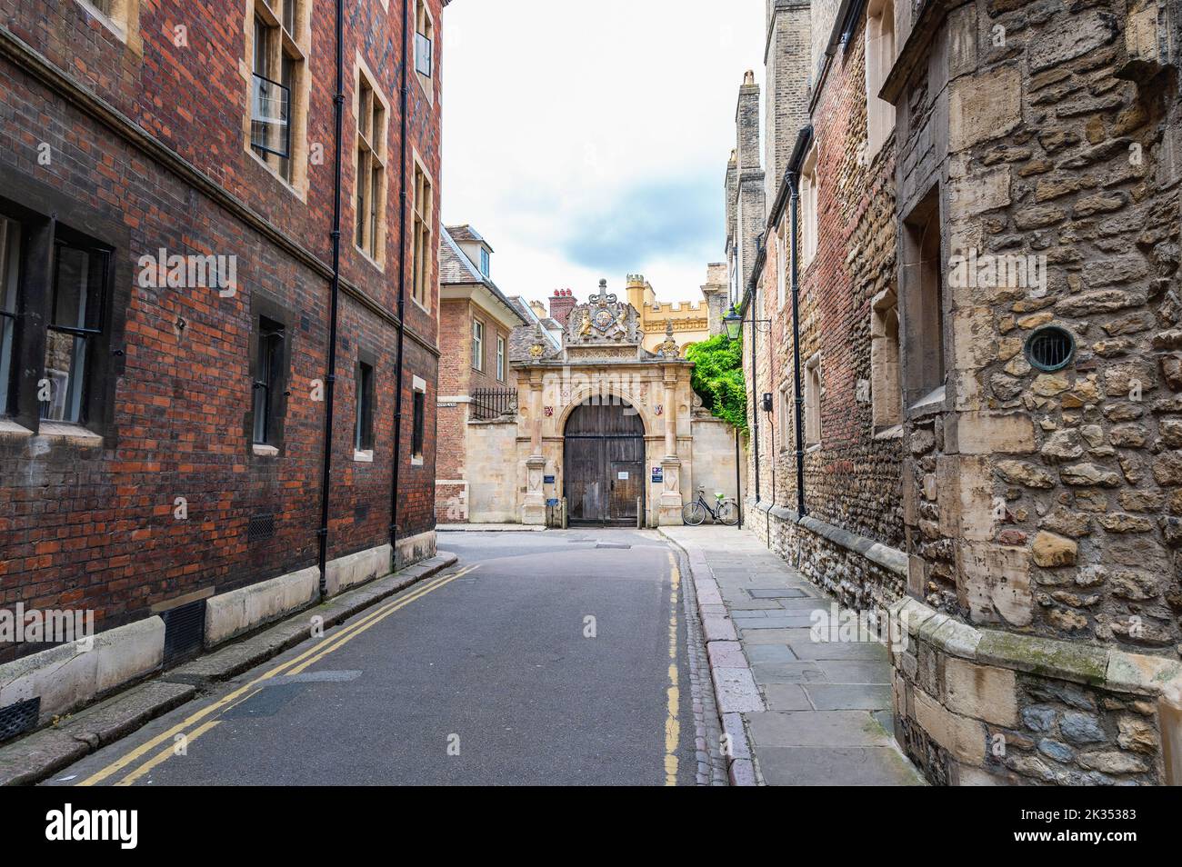 Building buildings heraldry hi-res stock photography and images - Alamy