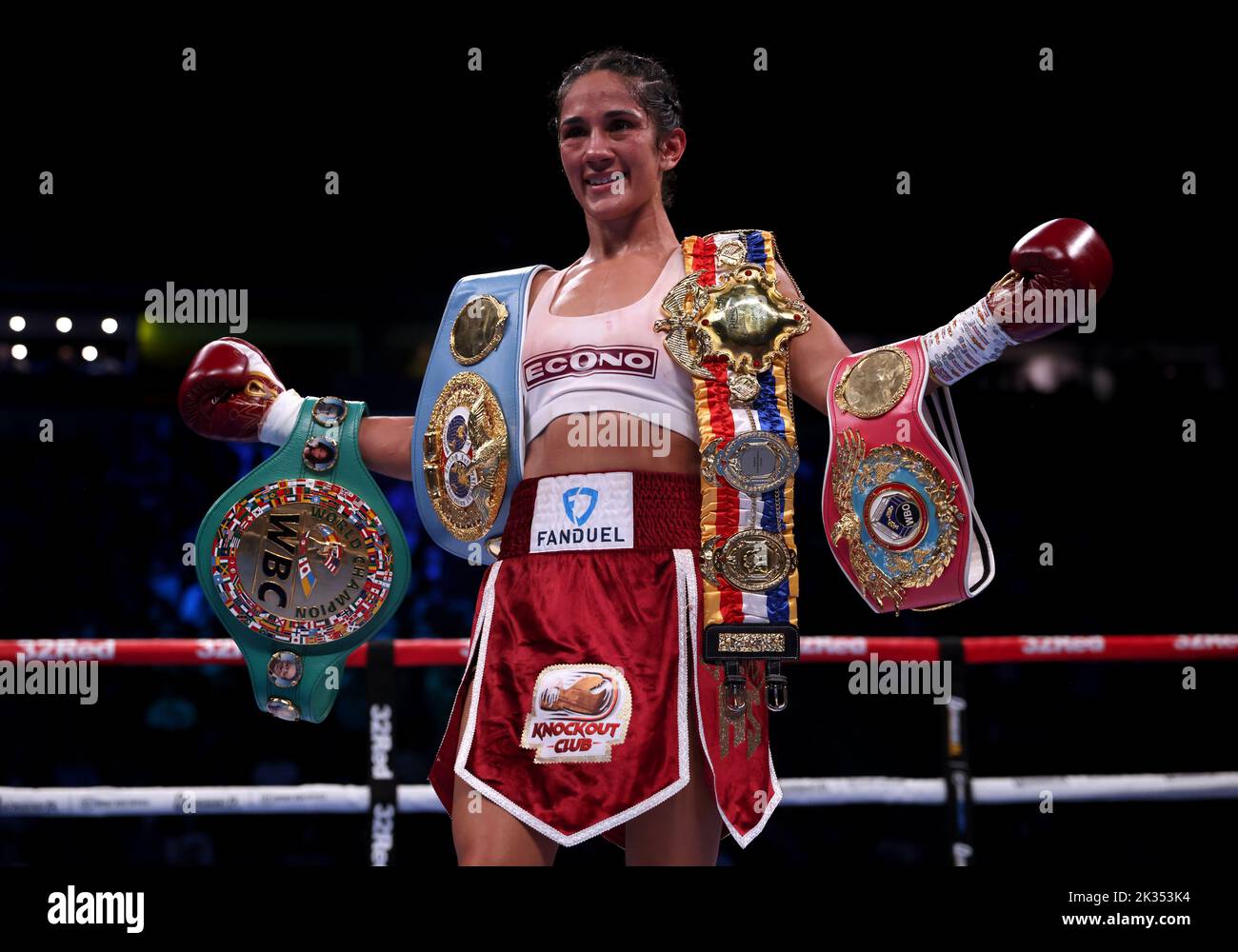 Wbo ibf world featherweight hi-res stock photography and images - Alamy