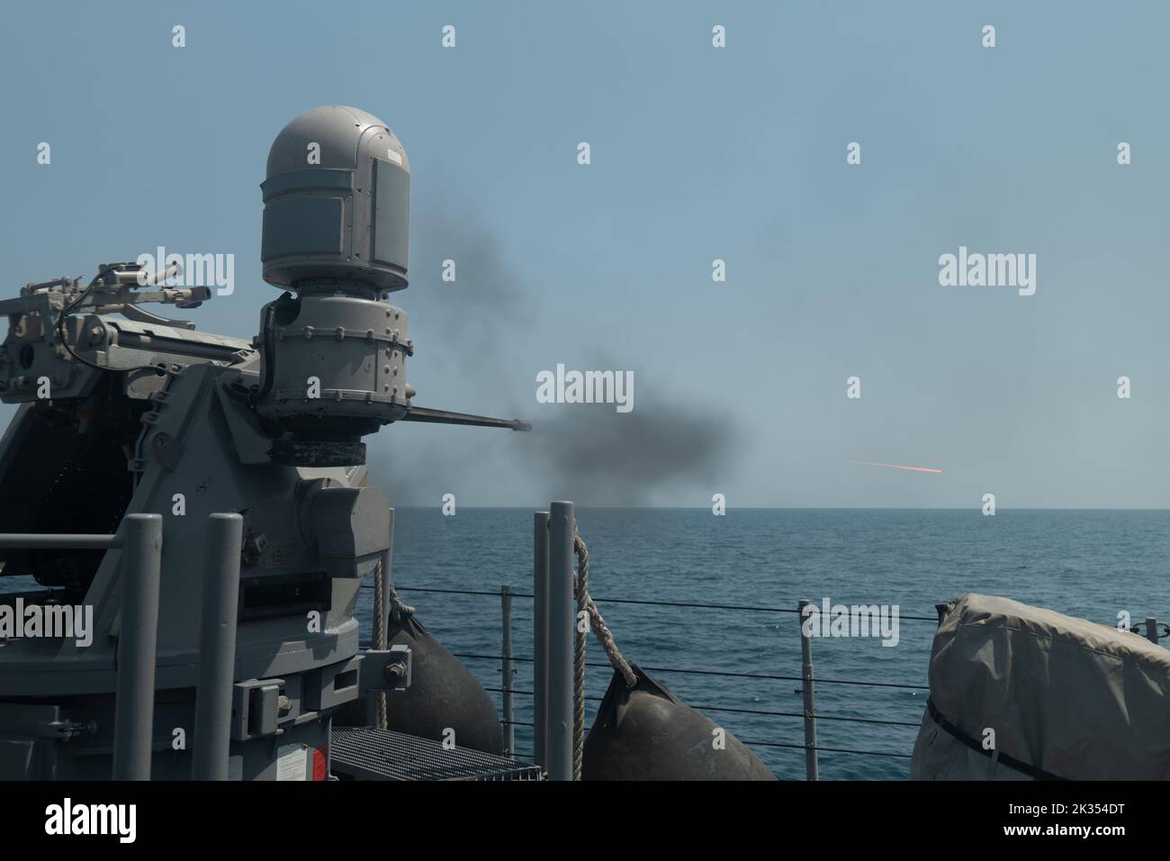 220920-N-ZA692-1443 ARABIAN GULF (Sept. 20, 2022) An MK 38 Mod 2 25mm ...