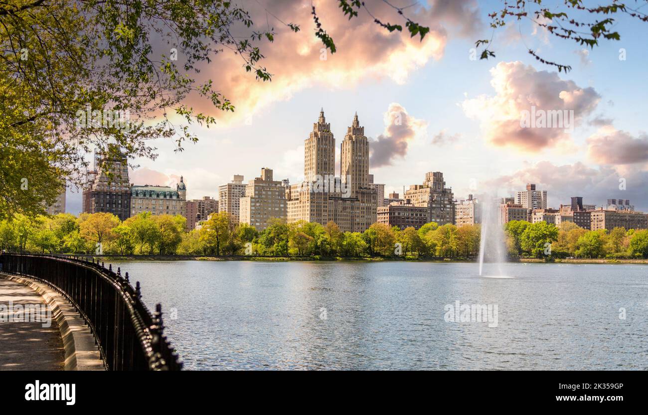 Skyline panorama with Eldorado building and reservoir with fountain in ...