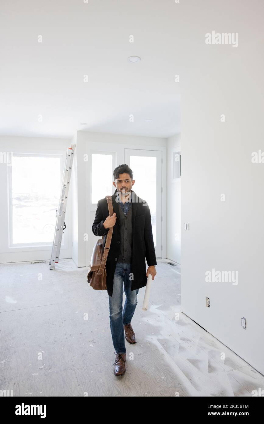 Man walking in construction site hi-res stock photography and images ...