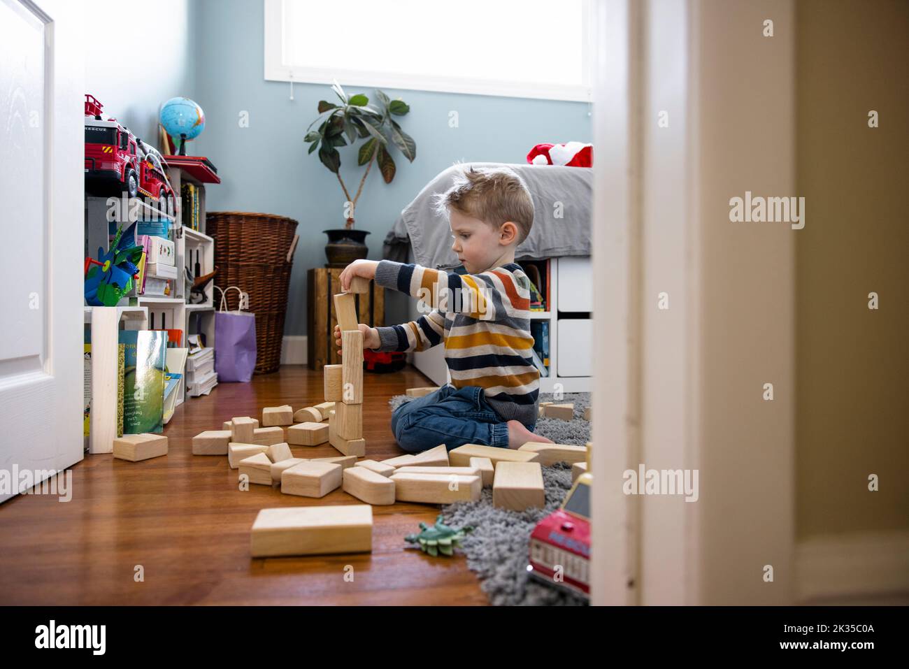 Stacking blocks hi-res stock photography and images - Alamy