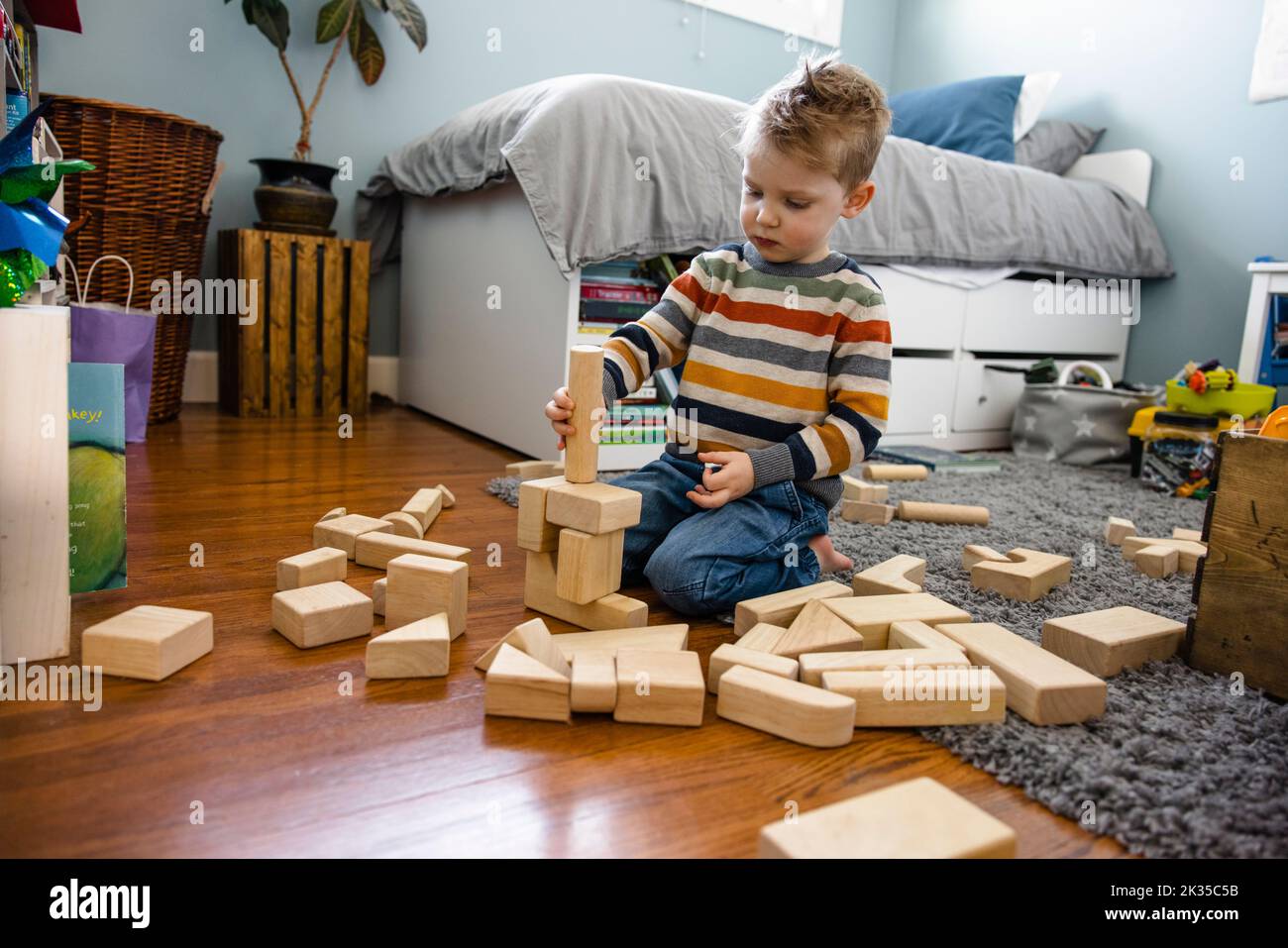 Stacking blocks hi-res stock photography and images - Alamy