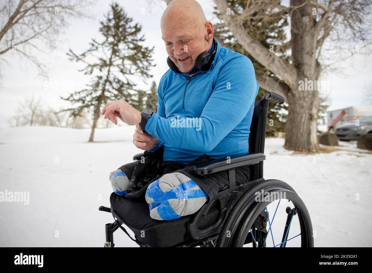 Happy person in wheelchair hi-res stock photography and images - Alamy