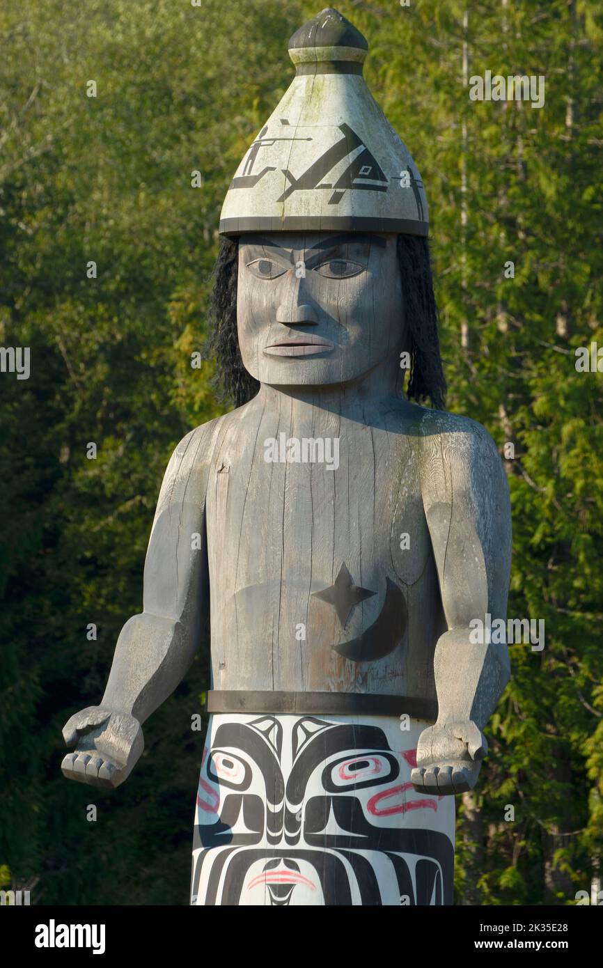 Makah Welcome Statue, Neah Bay, Makah Indian Reservation, Washington ...
