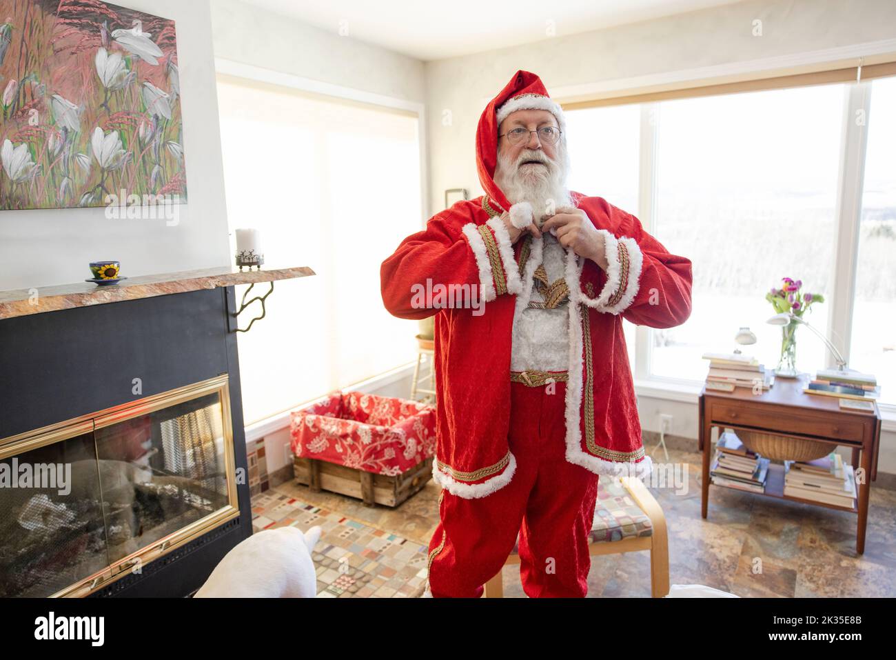 Dressed as santa hi-res stock photography and images - Alamy