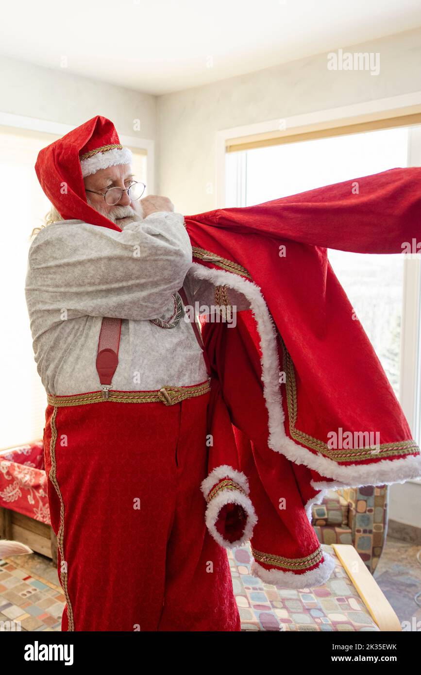 Man dressed in red hi-res stock photography and images - Alamy Man dressed in red hi-res stock photography and images - Alamy