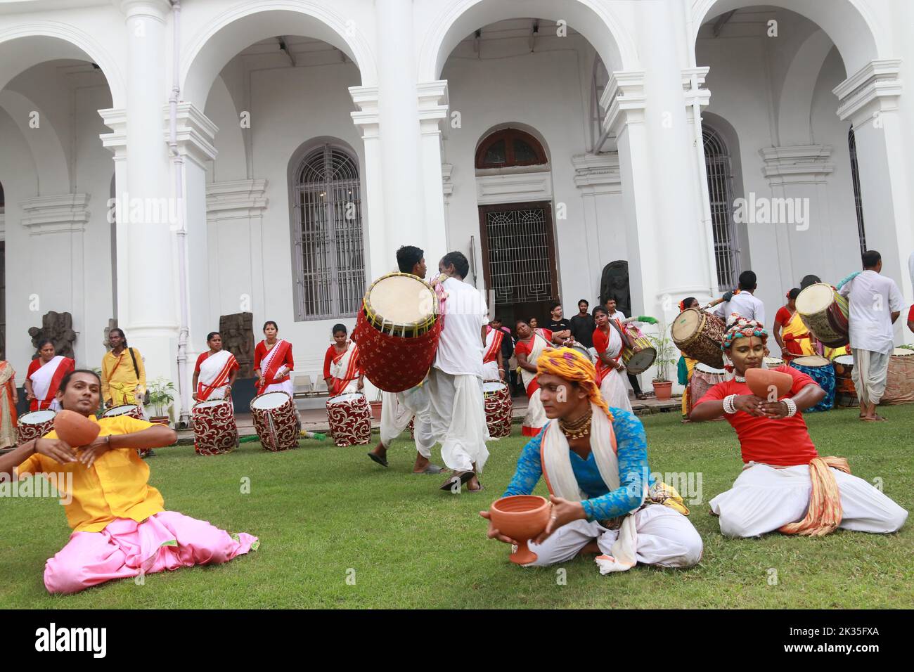Kolkata, West Bengal, India. 24th Sep, 2022. Artists and traditional ...