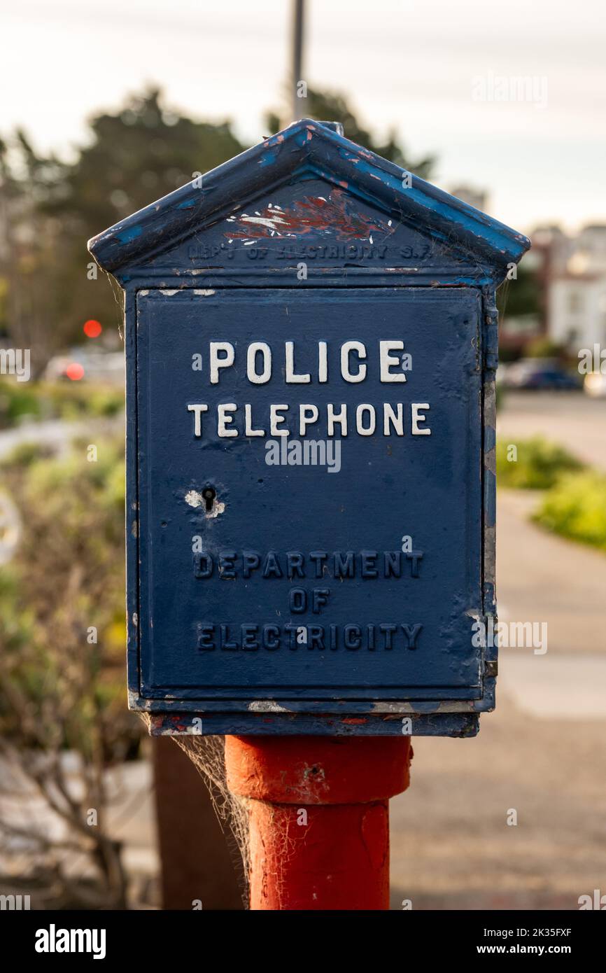 San francisco police box hi-res stock photography and images - Alamy