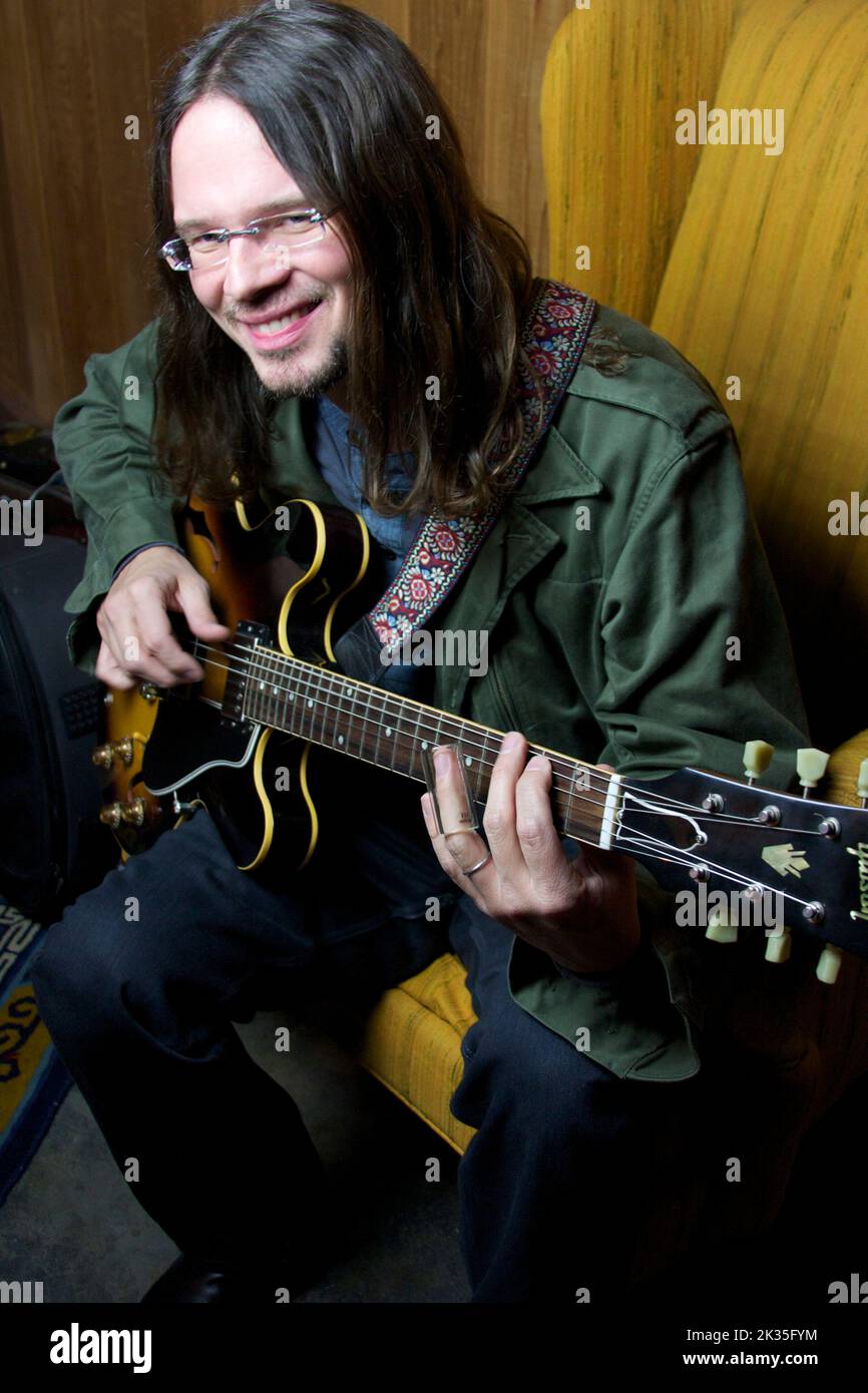 Black crowes hi-res stock photography and images - Alamy