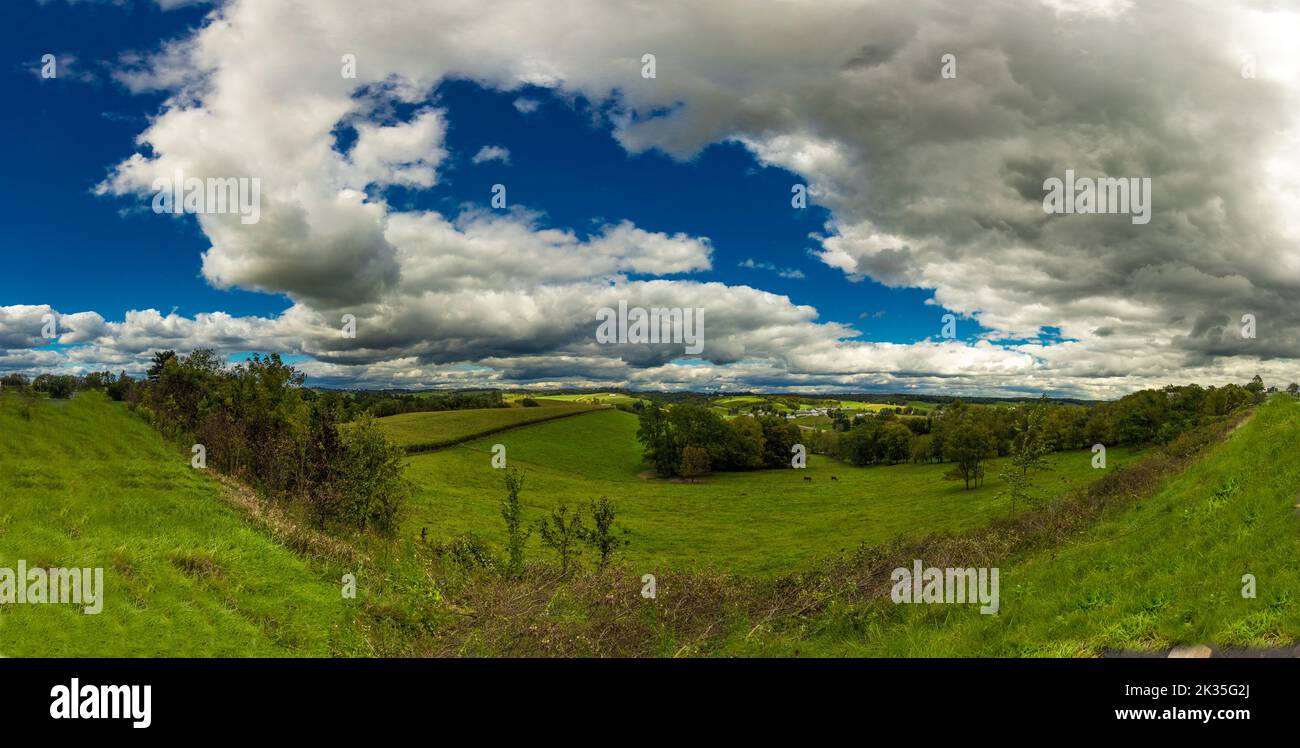 a green valley in Walnut Creek, Ohio Stock Photo - Alamy