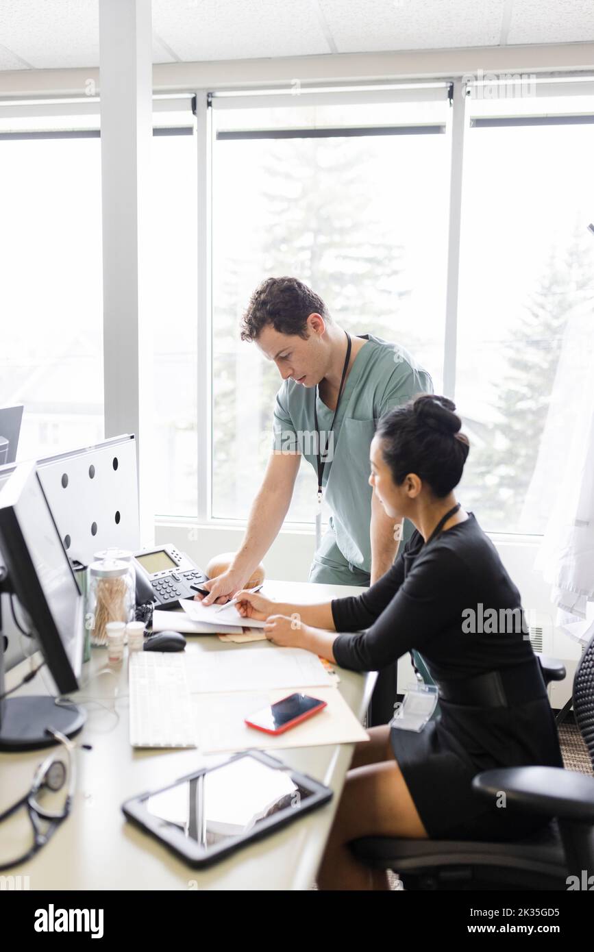 Frontline doctors hi-res stock photography and images - Alamy