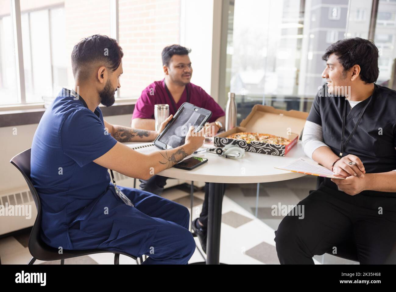 Nurses and nursing technology hi-res stock photography and images - Alamy