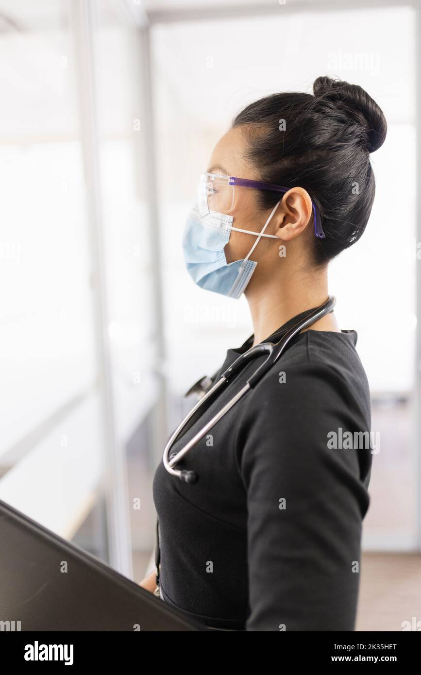 Doctor side on face hi-res stock photography and images - Alamy