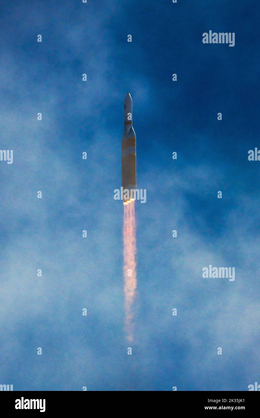 The United Launch Alliance (ULA) Delta IV Heavy rocket launches from ...
