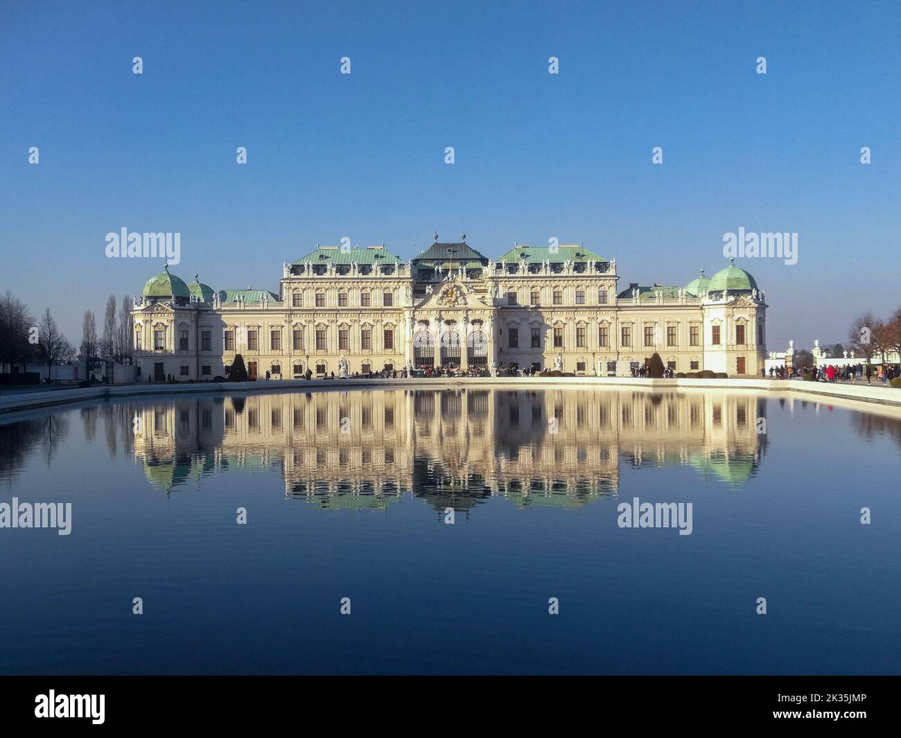 Classic view of famous Schonbrunn Palace with scenic Great Parterre ...