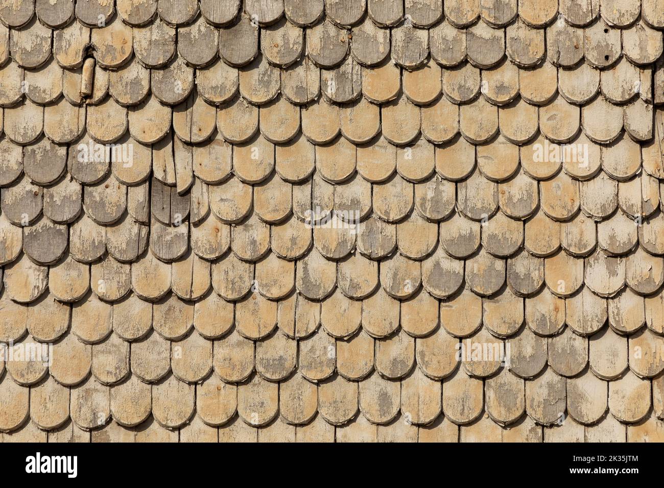 pattern of wooden roof shingles in harmonic structure Stock Photo - Alamy