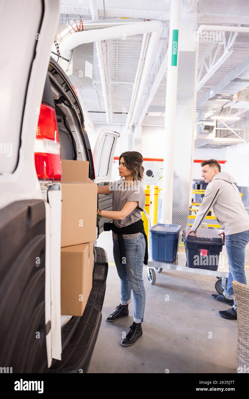 Man removing boxes hi-res stock photography and images - Alamy