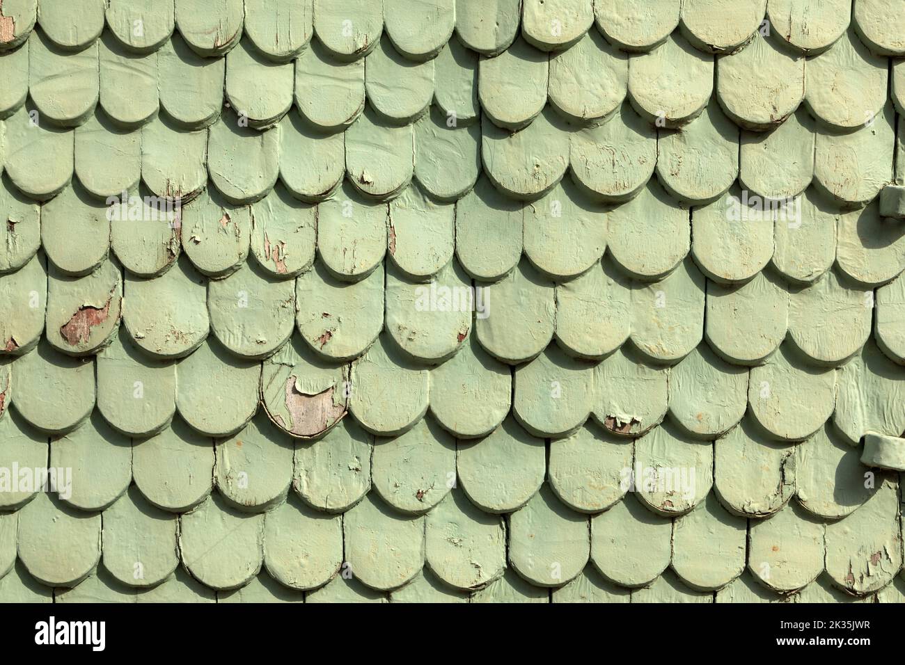 pattern of wooden roof shingles in harmonic structure Stock Photo - Alamy