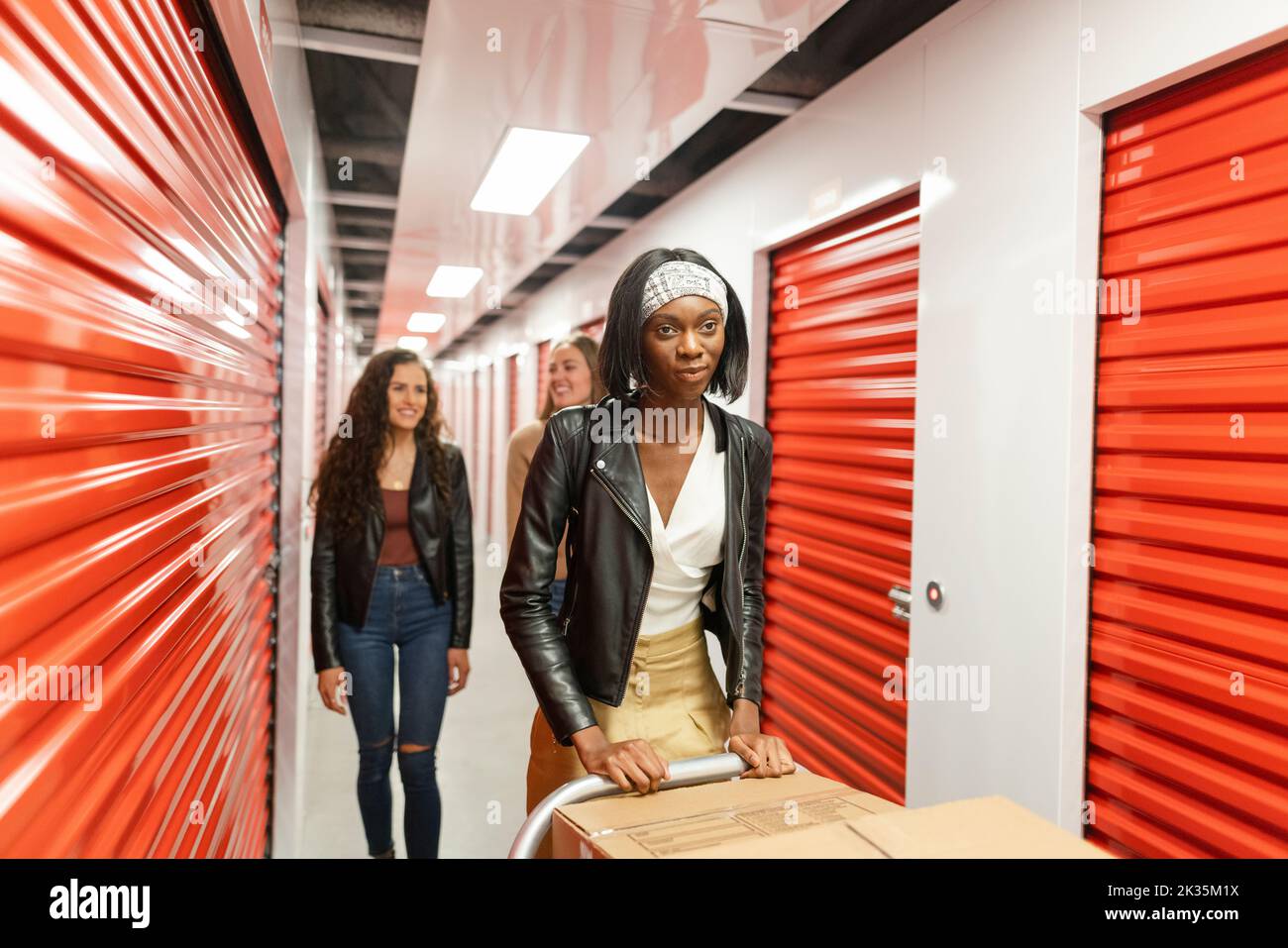 Pushing boxes hi-res stock photography and images - Alamy