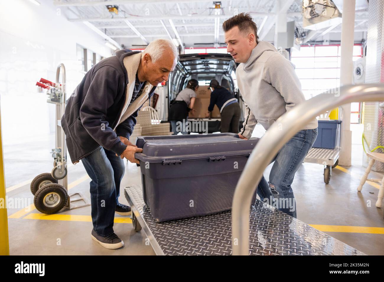 Storage loading hi-res stock photography and images - Alamy