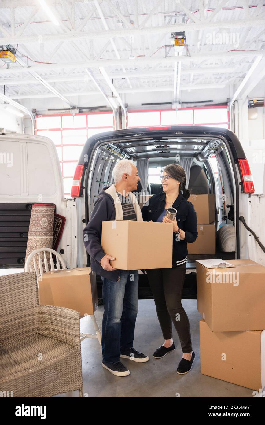 Self unloading hi-res stock photography and images - Alamy