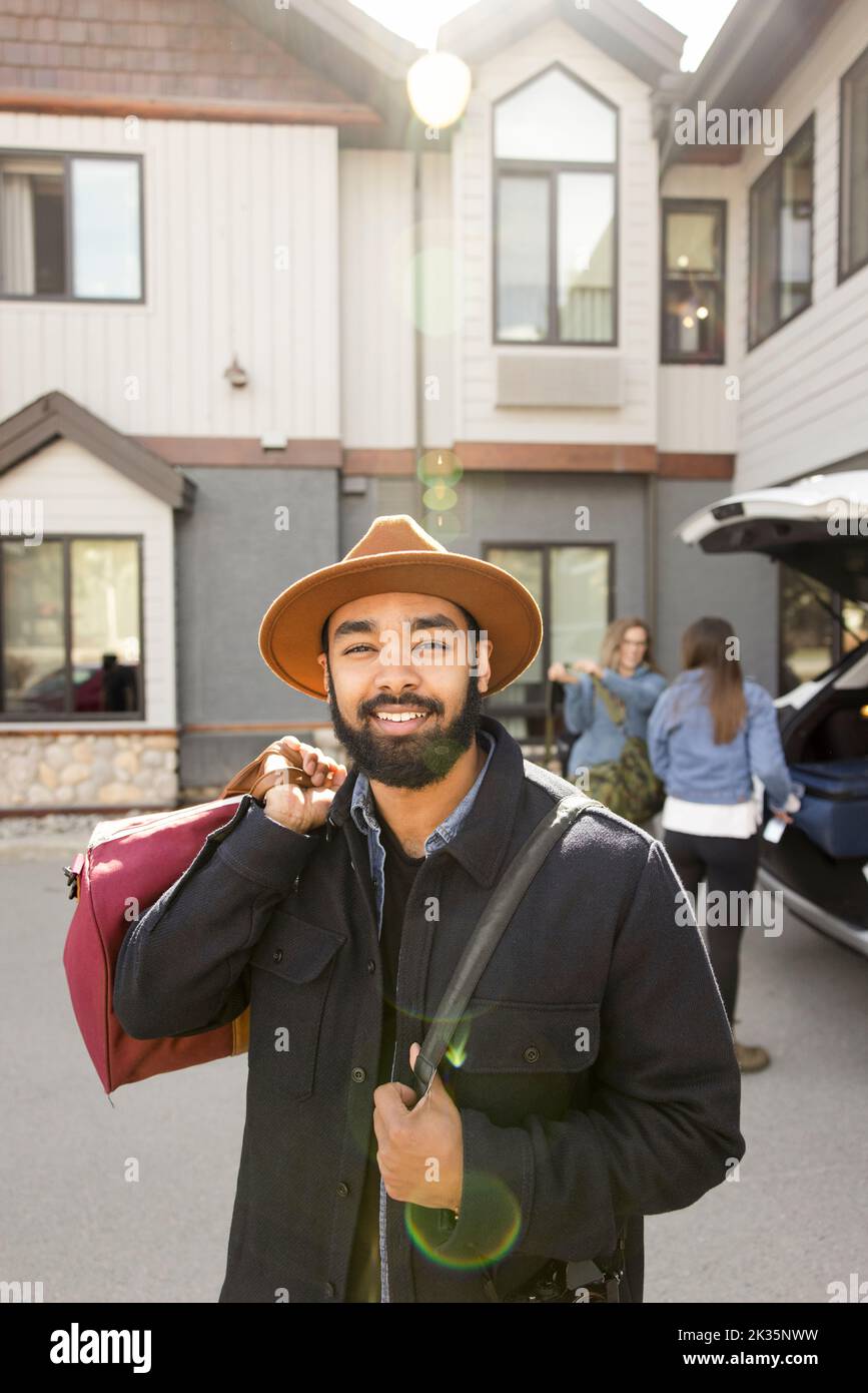 Black arriving man hi-res stock photography and images - Alamy