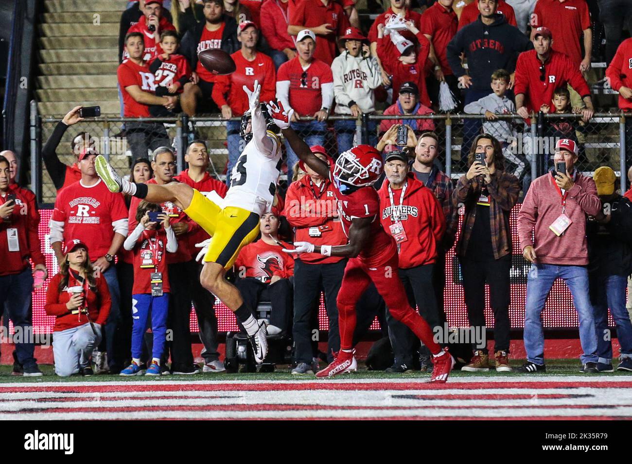Piscataway, NJ, USA. 24th Sep, 2022. Iowa Hawkeyes defensive back Riley ...