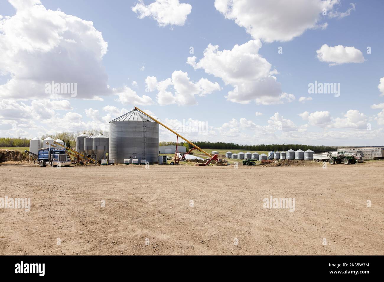 Rural silo hi-res stock photography and images - Alamy