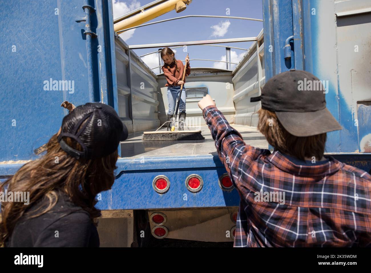 Tractor farmer family hi-res stock photography and images - Alamy