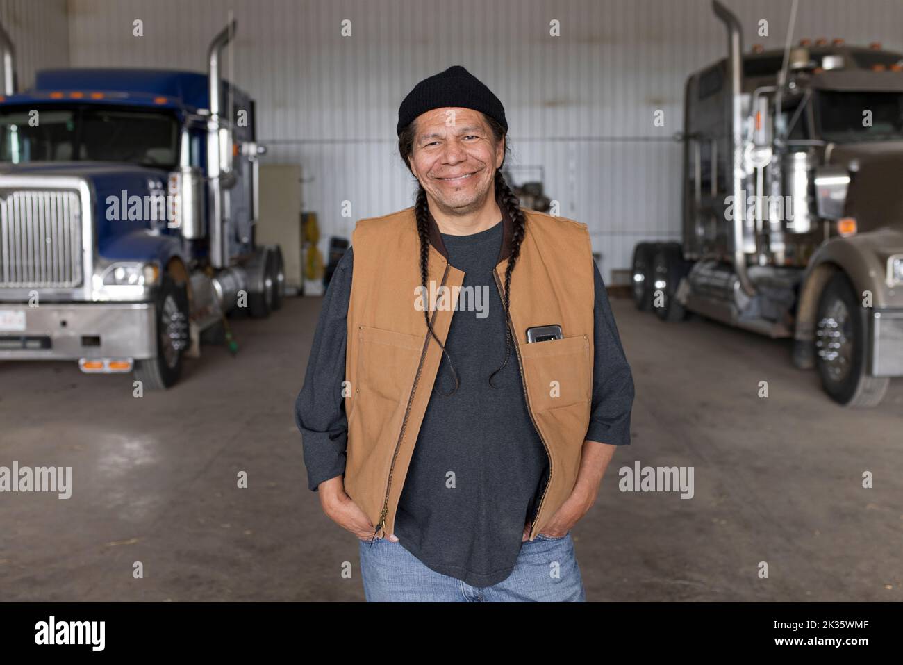 Semi trucks front hi-res stock photography and images - Alamy