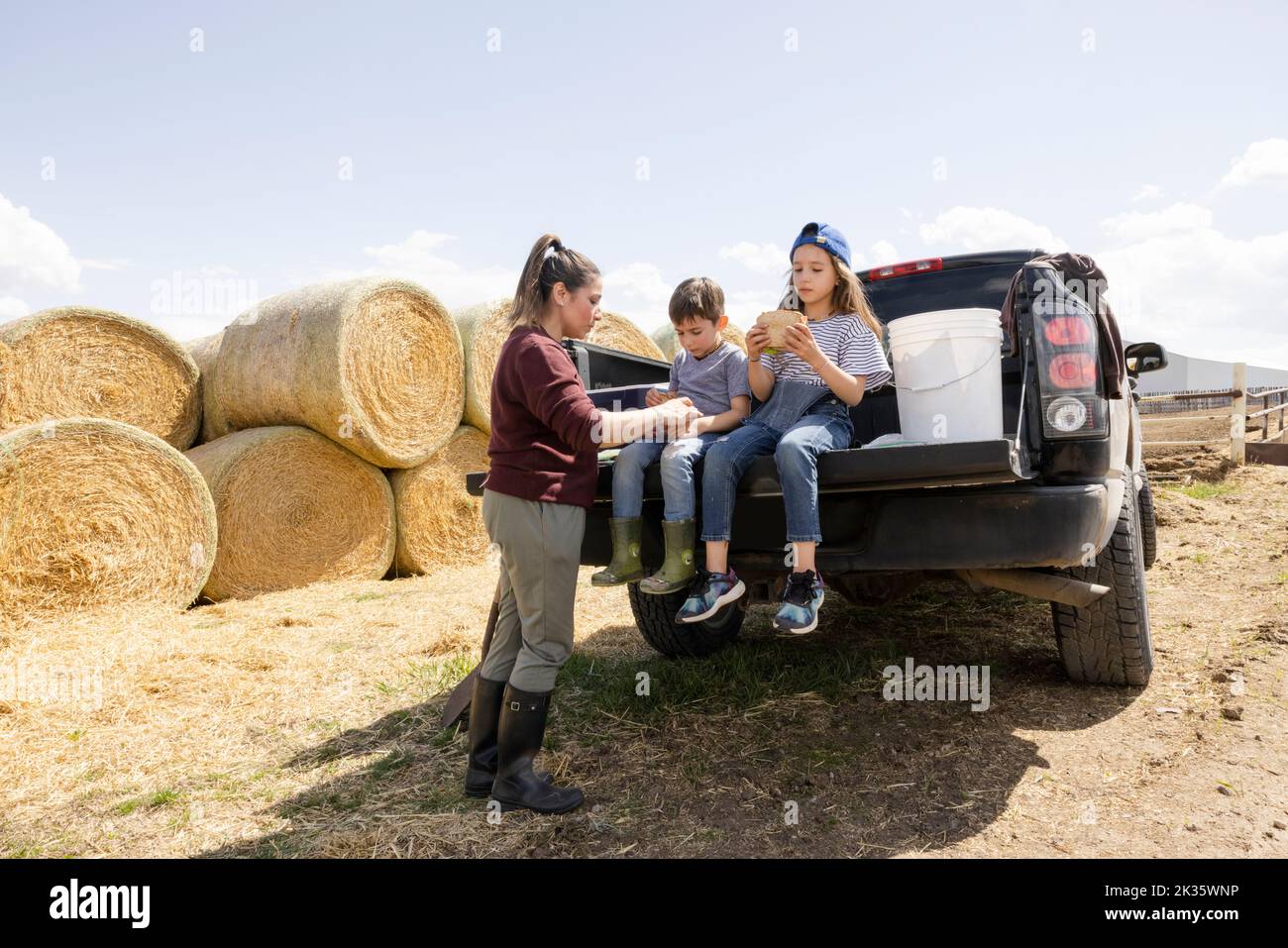 Lunch truck hi-res stock photography and images - Alamy