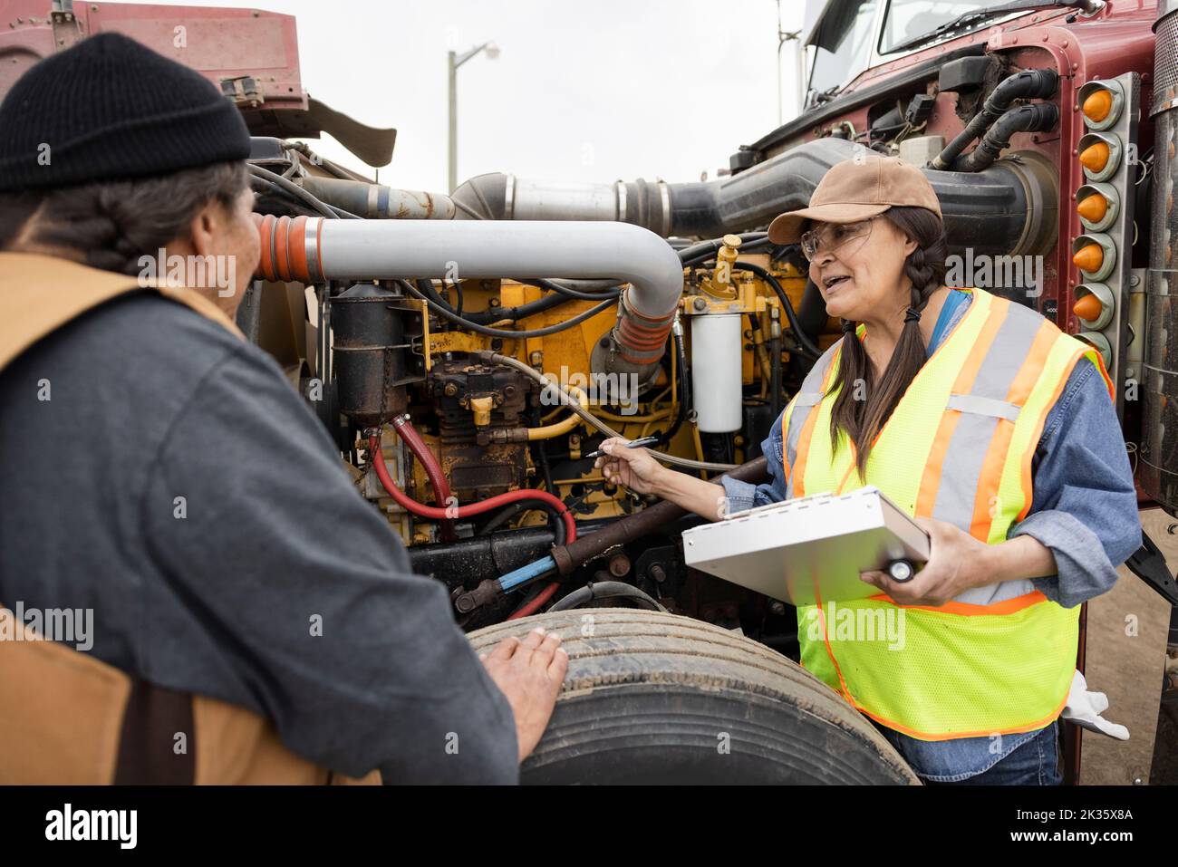 Semi mechanic hi-res stock photography and images - Alamy