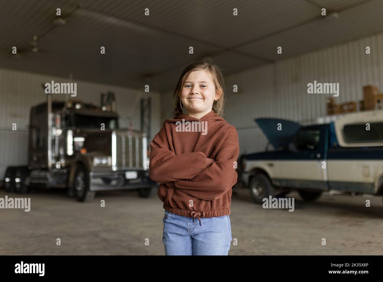Arms crossed girl hi-res stock photography and images - Alamy