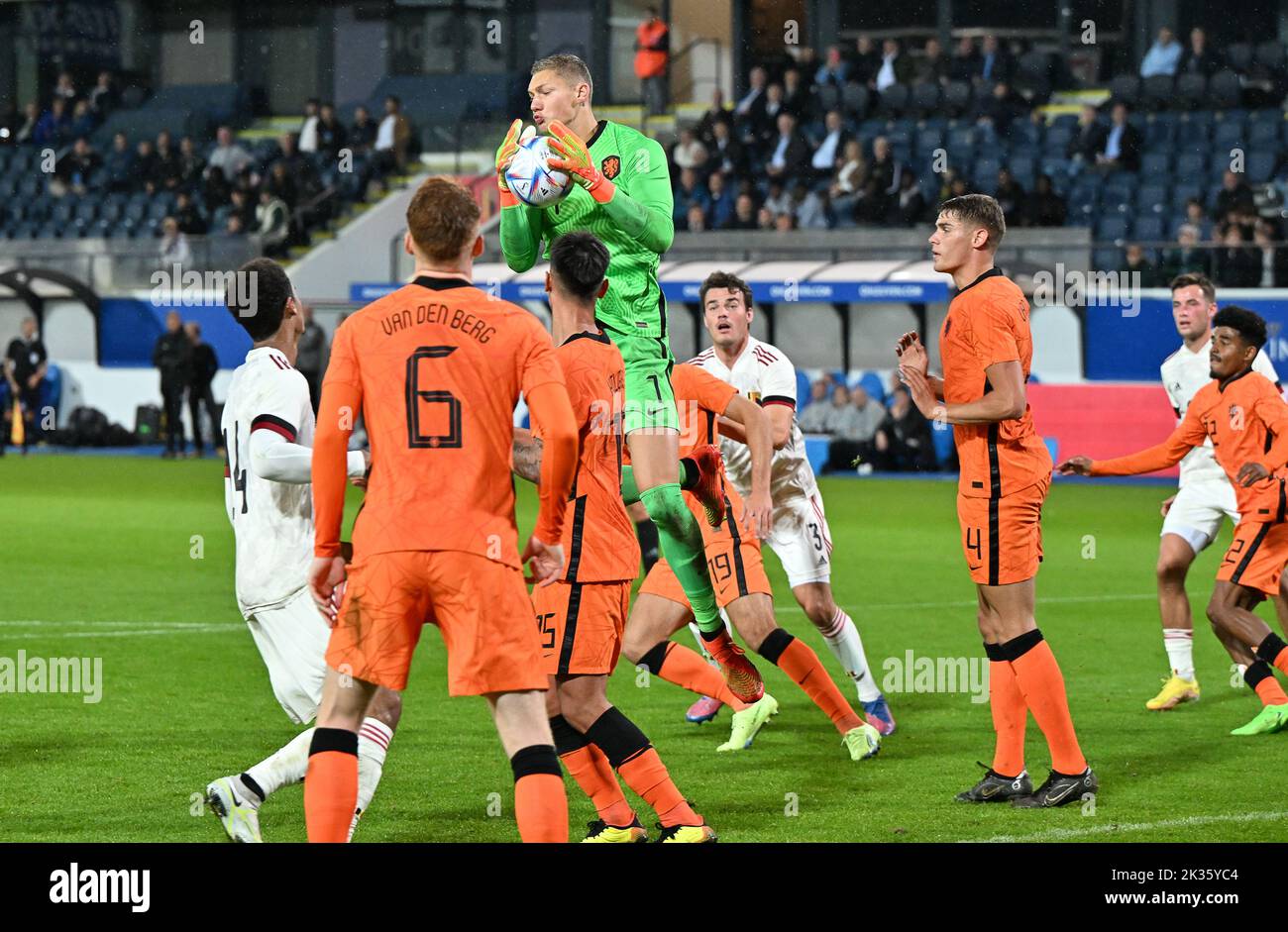 Goalkeeper Kjell Scherpen (1) of the Netherlands pictured with Micky ...
