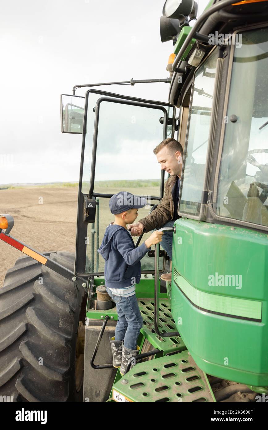 Father farmer hi-res stock photography and images - Alamy