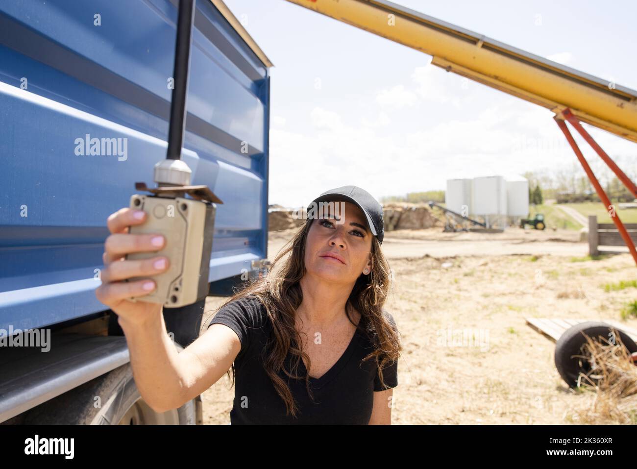 Operating machinery hi-res stock photography and images - Alamy