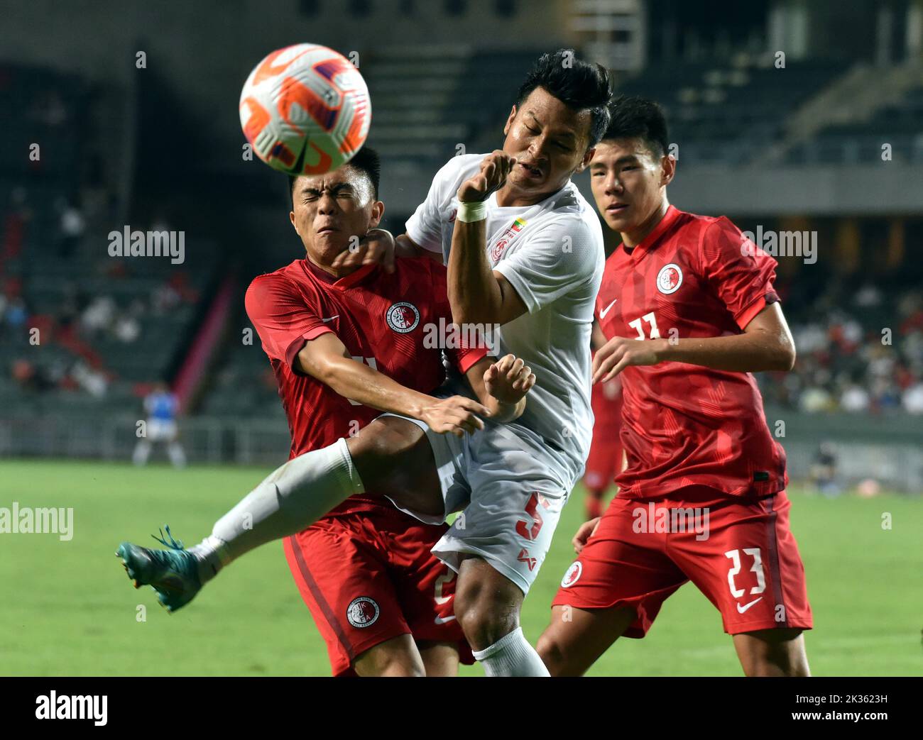 Hong Kong, China. 24th Sep, 2022. Cheng Siu Kwan (L) of China's Hong ...