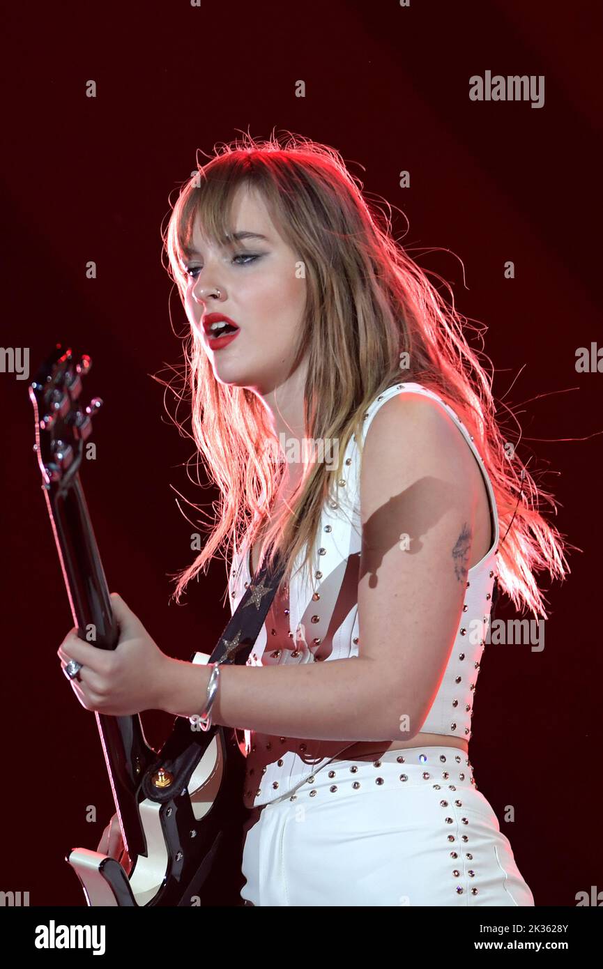 New York, USA. 24th Sep, 2022. Bass guitarist Victoria De Angelis along ...