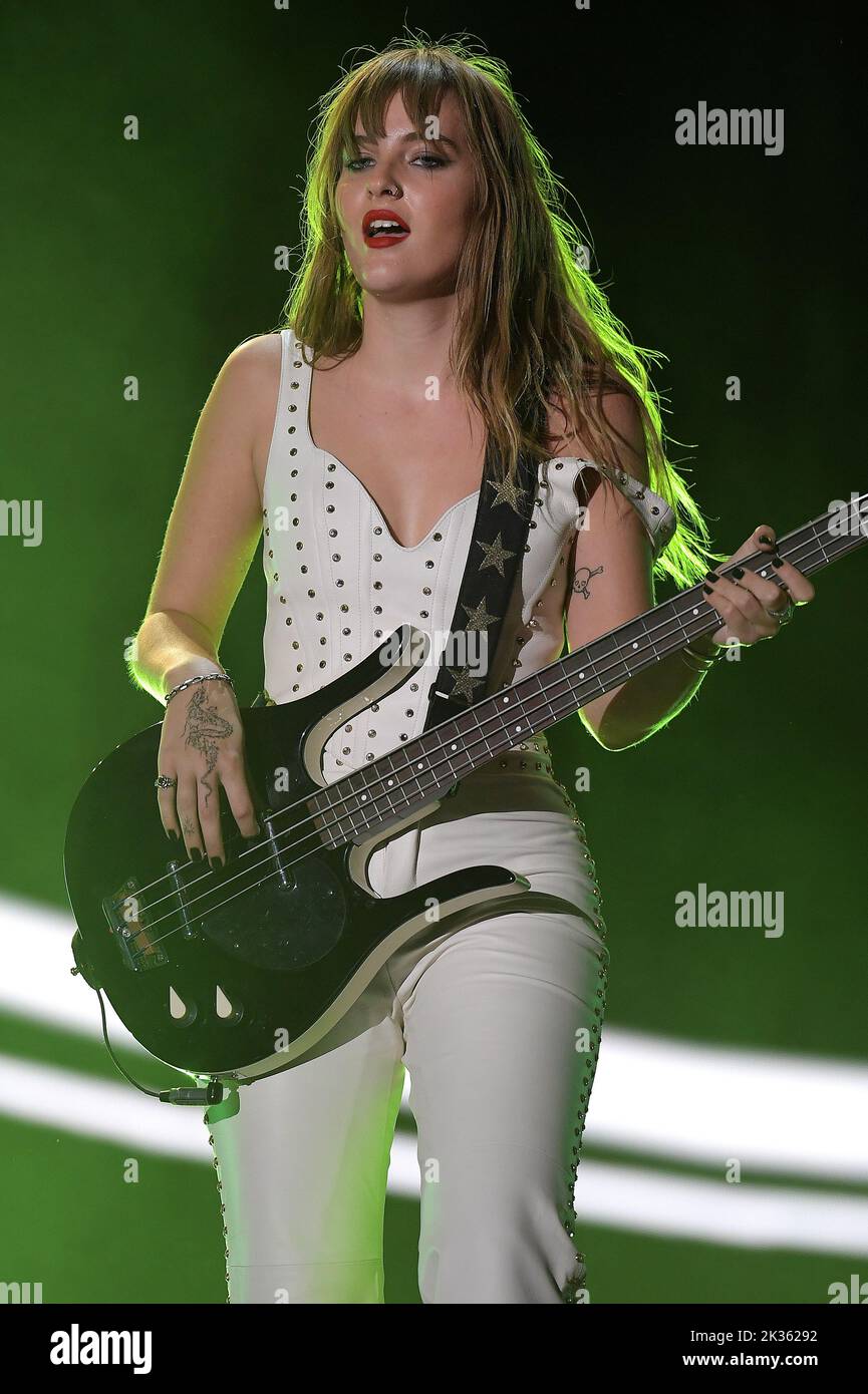 New York, USA. 24th Sep, 2022. Bass guitarist Victoria De Angelis along ...