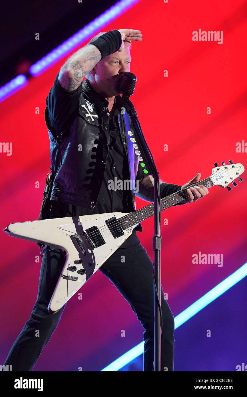 New York, USA. 24th Sep, 2022. Lead singer James Hatfield and members ...