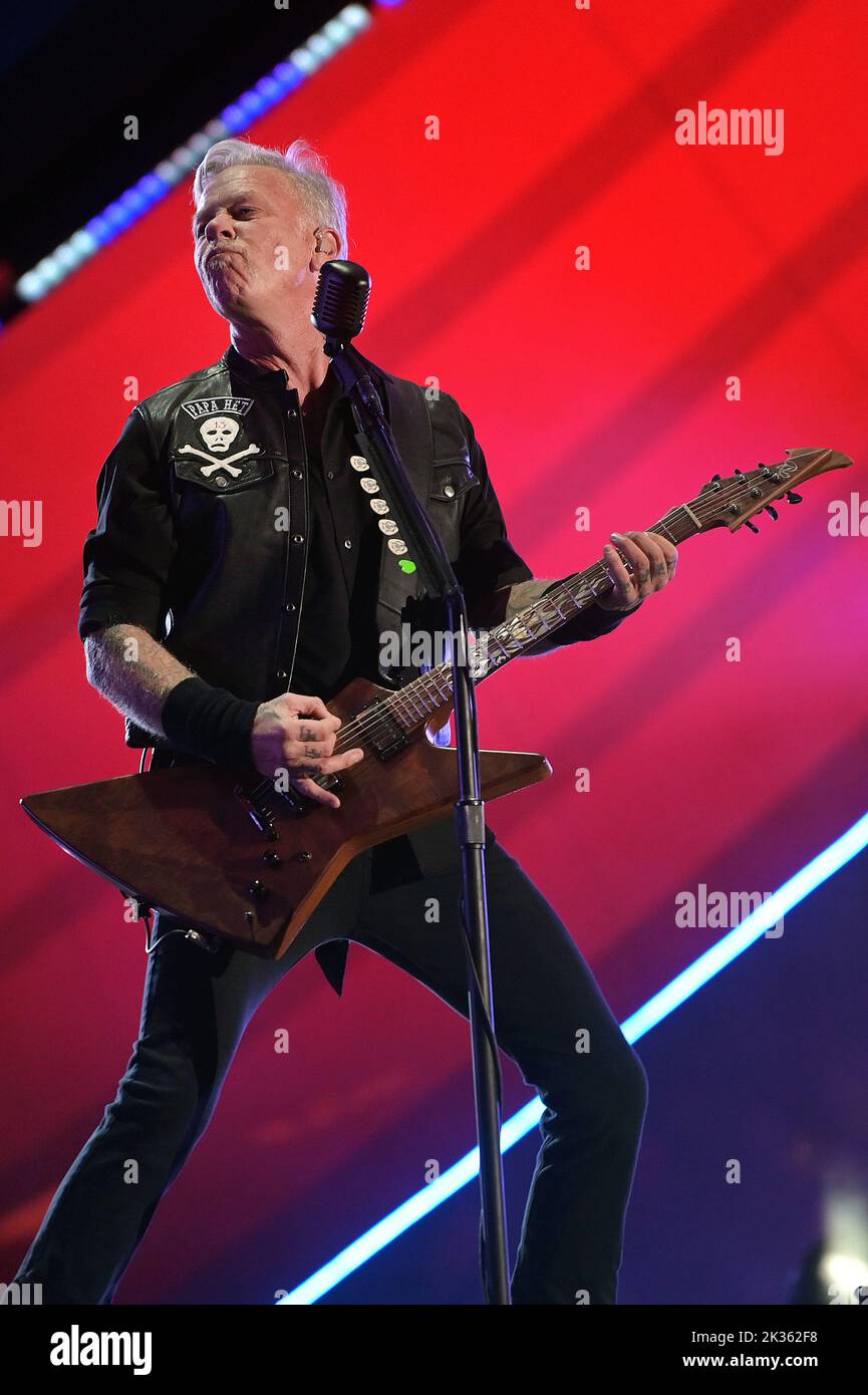 New York, USA. 24th Sep, 2022. Lead singer James Hatfield and members ...