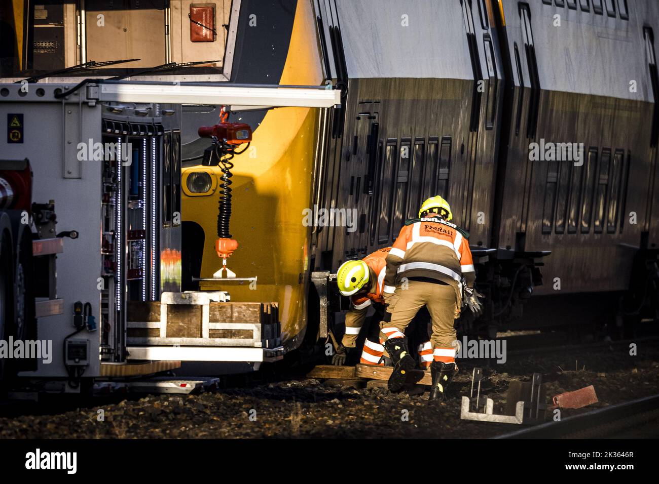 2022-09-25 08:14:13 LEVEROY - A derailed intercity between Weert and ...