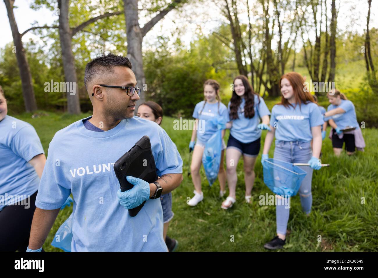 Technology teacher student outdoor hi-res stock photography and images ...