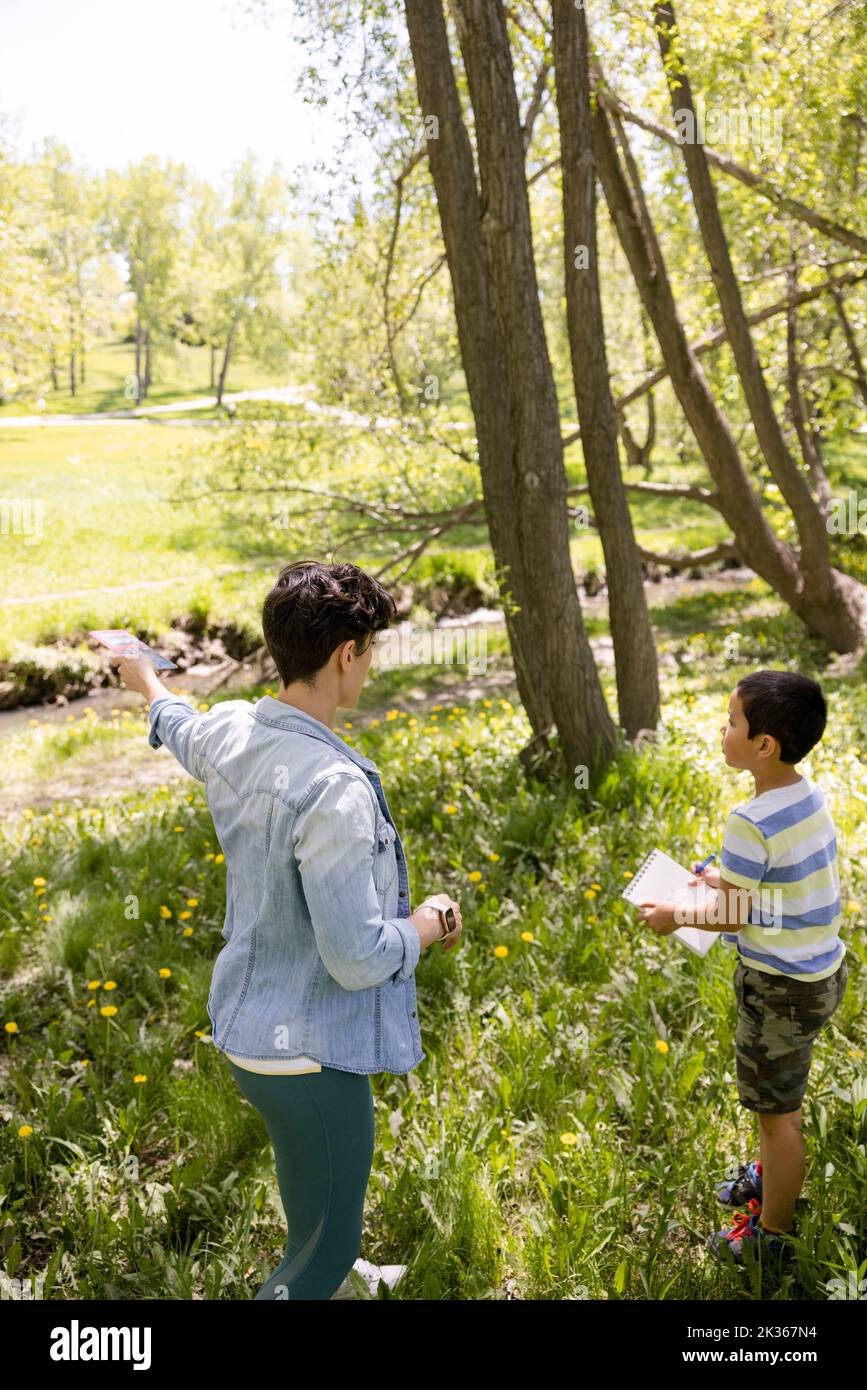 Learn in nature hi-res stock photography and images - Alamy