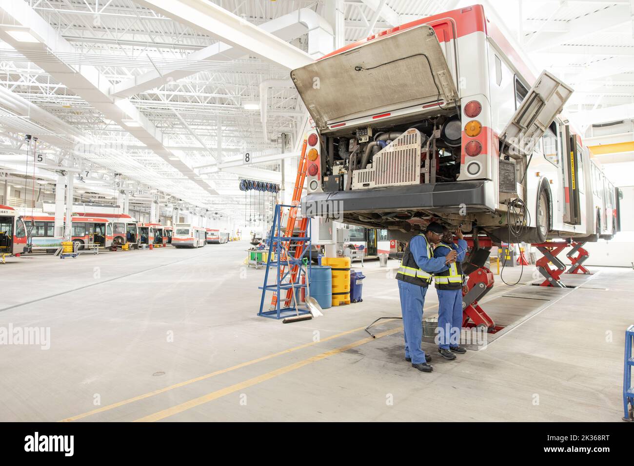 Under 30 male hi-res stock photography and images - Alamy