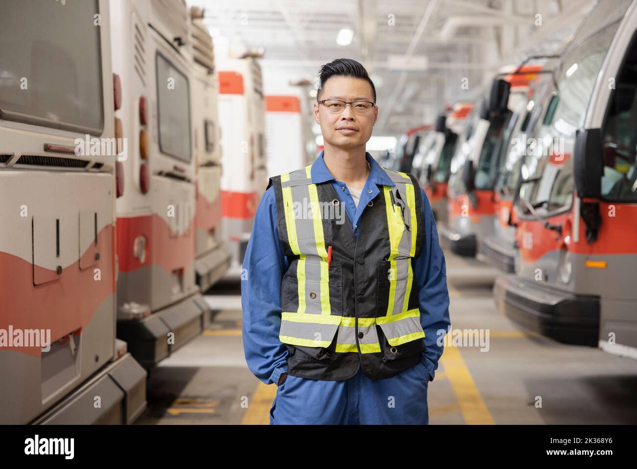 Bus in garage hi-res stock photography and images - Alamy