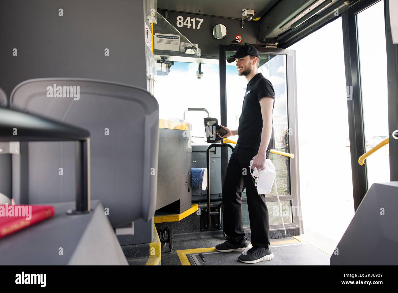 Passenger bus scanning card hi-res stock photography and images - Alamy