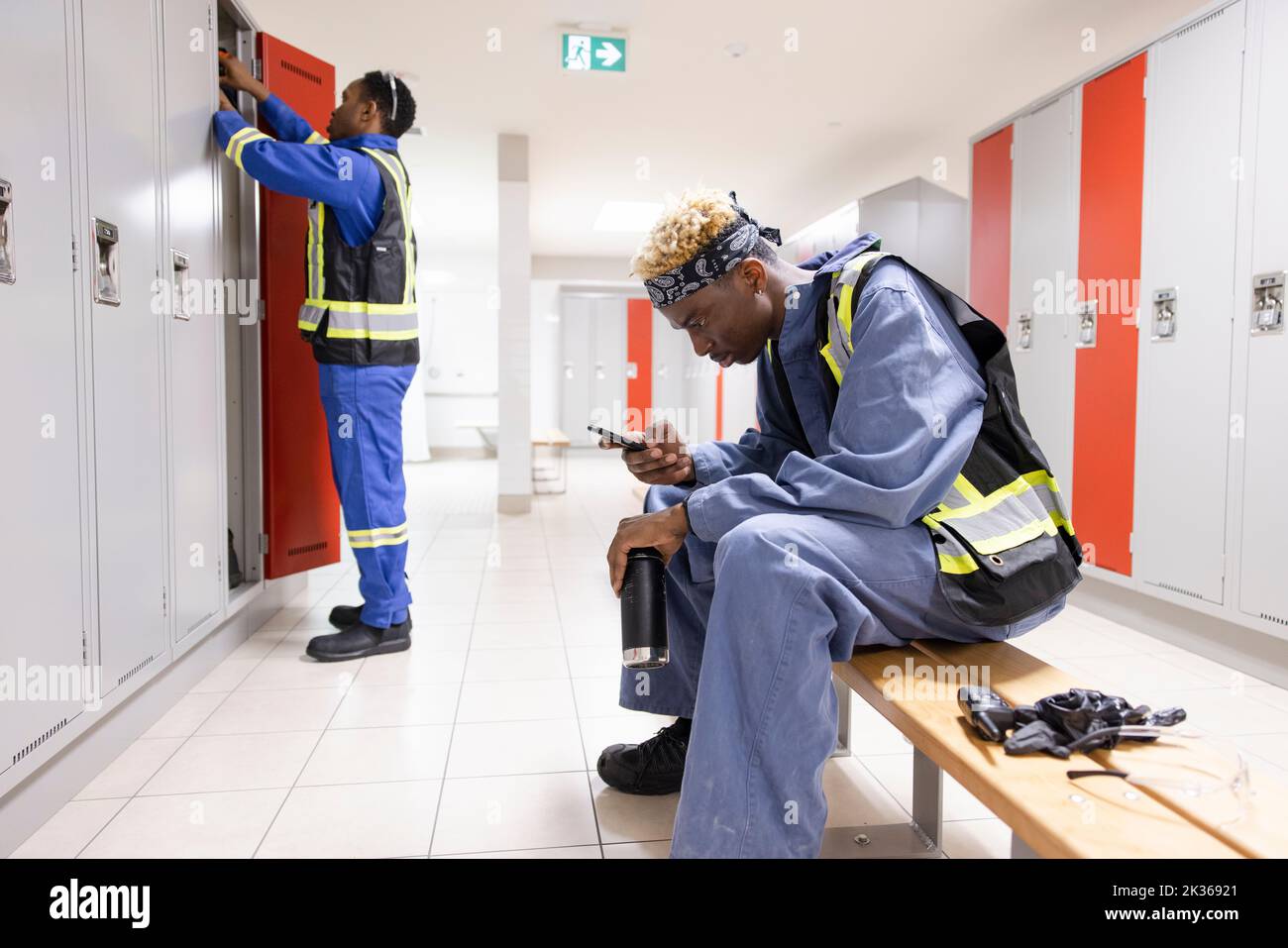 Worker taking a break hi-res stock photography and images - Alamy